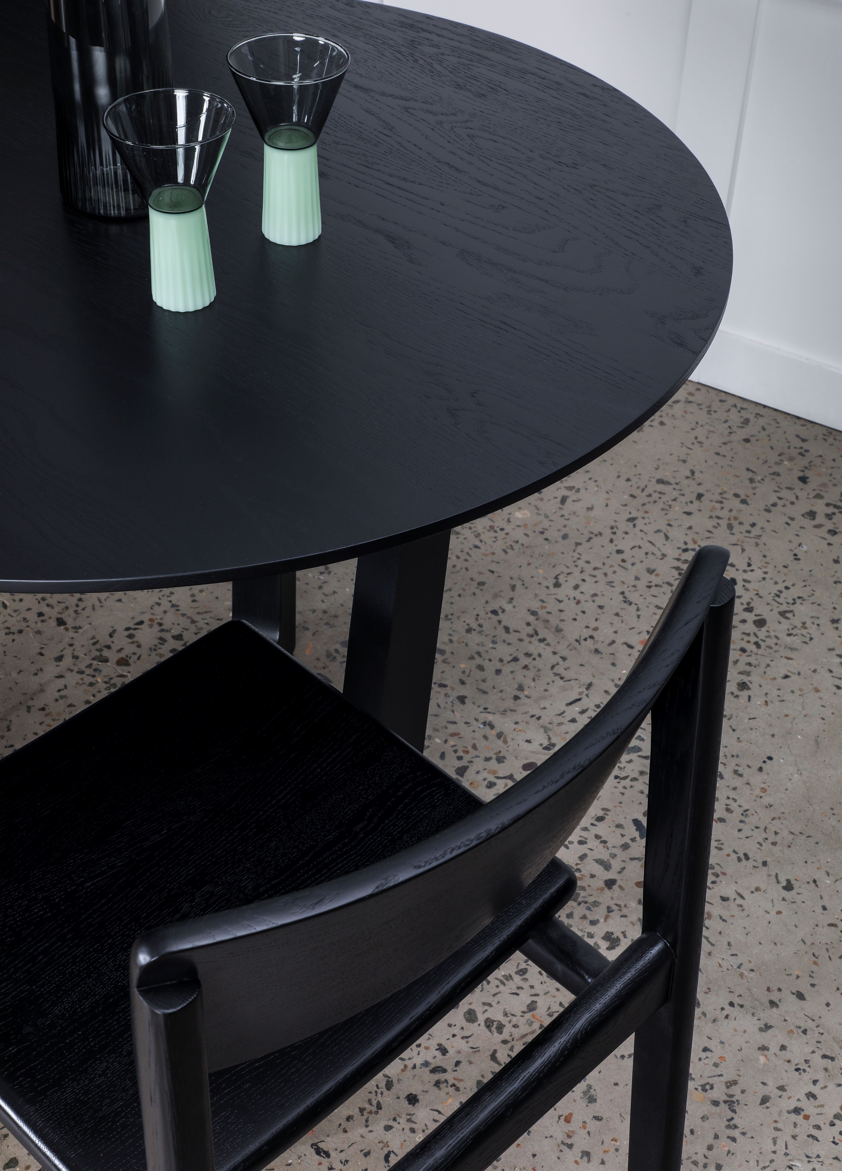 Y Round Dining Table - Artifex
