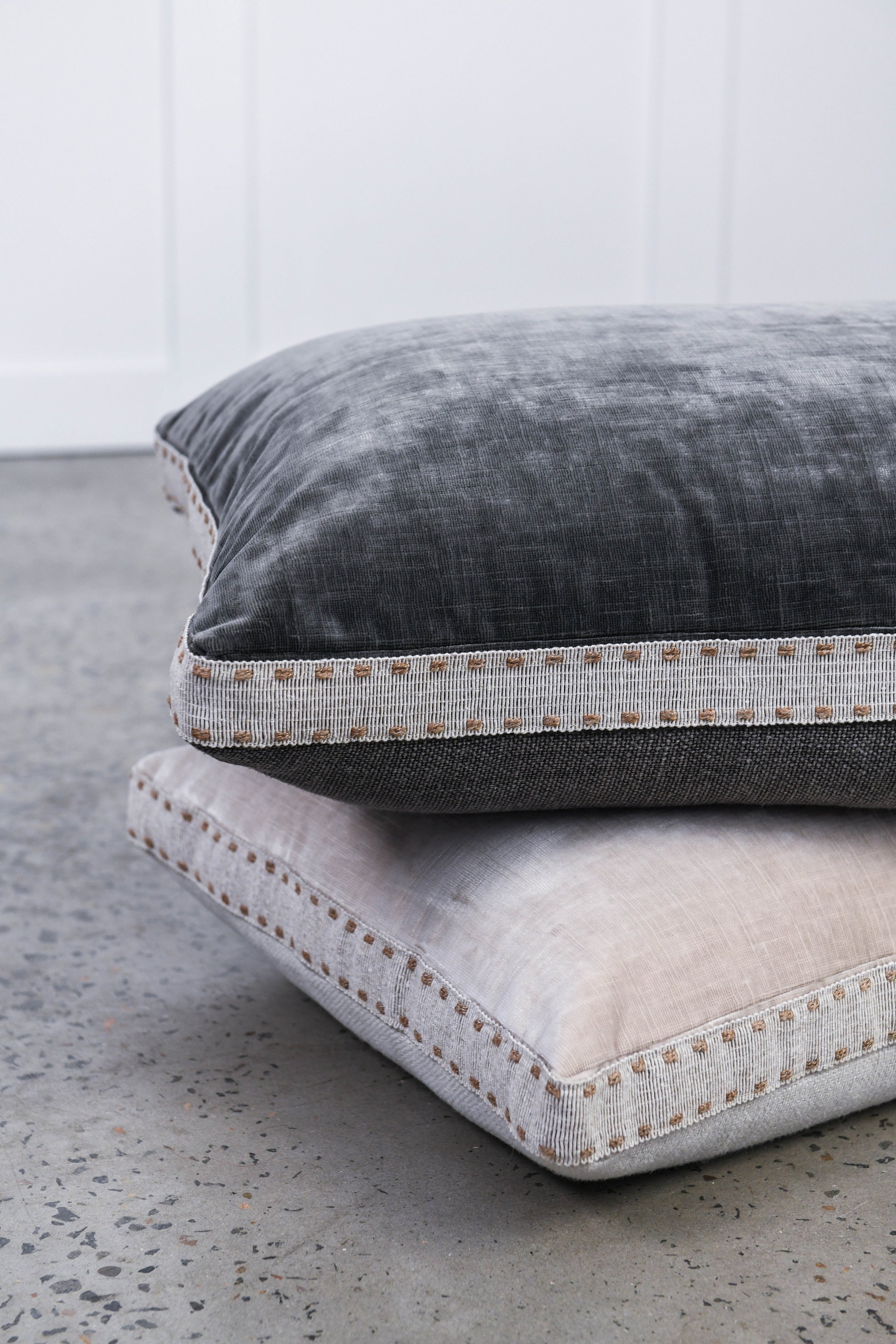 Box Decorative Cushion - Artifex